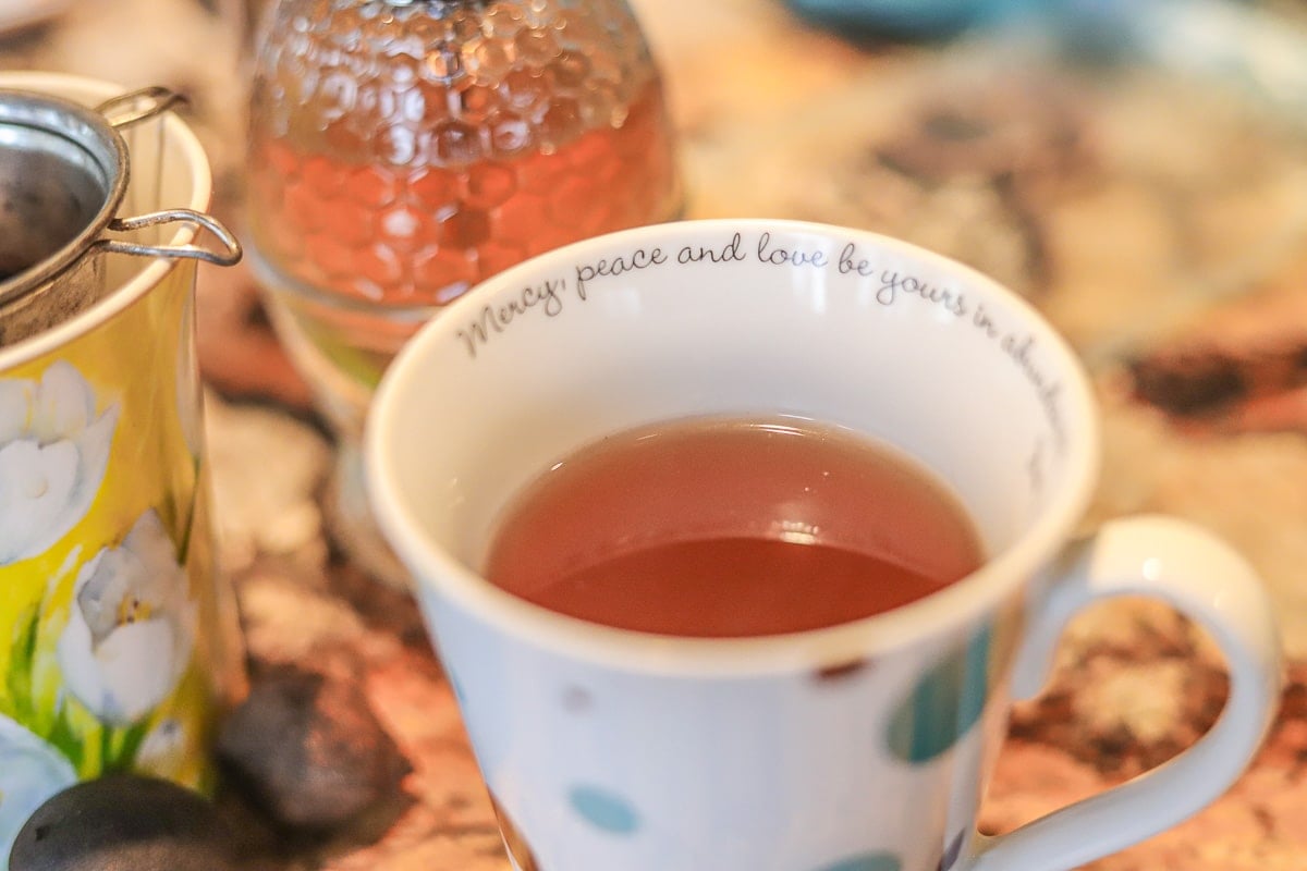 Using Black Limes to Make Noomi Basra Chai | Hilda's Kitchen Blog