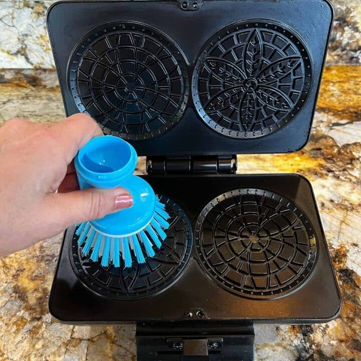 Authentic Italian Pizzelle Cookies | Hildas Kitchen Blog