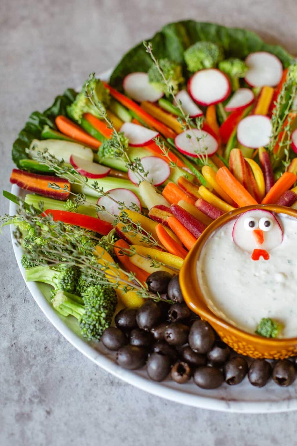 Fun Turkey Veggie Tray For Thanksgiving | Hilda's Kitchen Blog