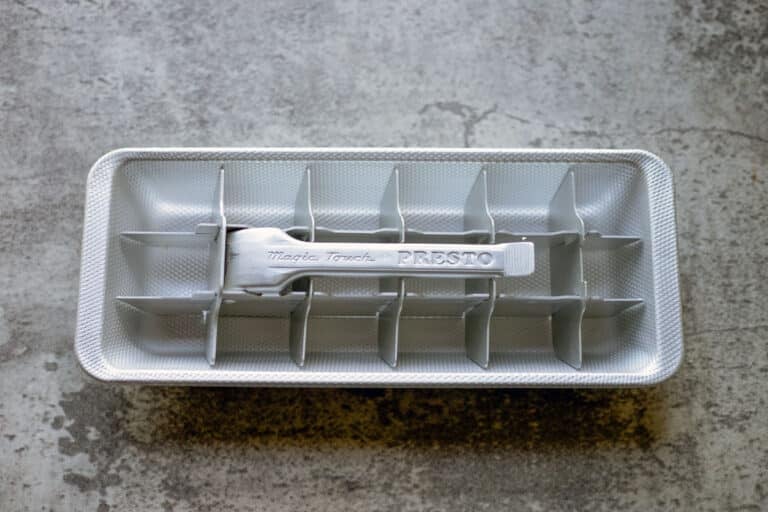 15 Retro Kitchen Accessories Every Boomer Remembers | Hilda's Kitchen Blog
